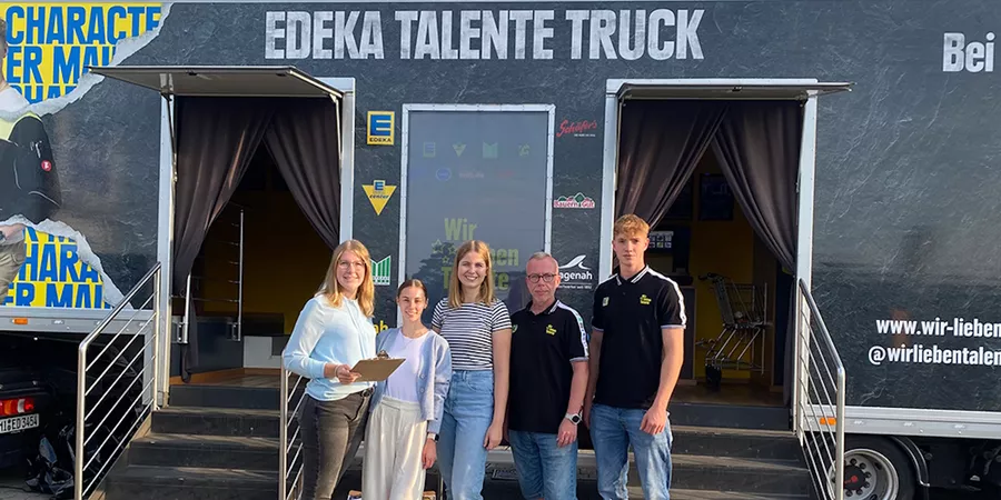 Interaktive Berufsorientierung mit dem EDEKA Talente Truck